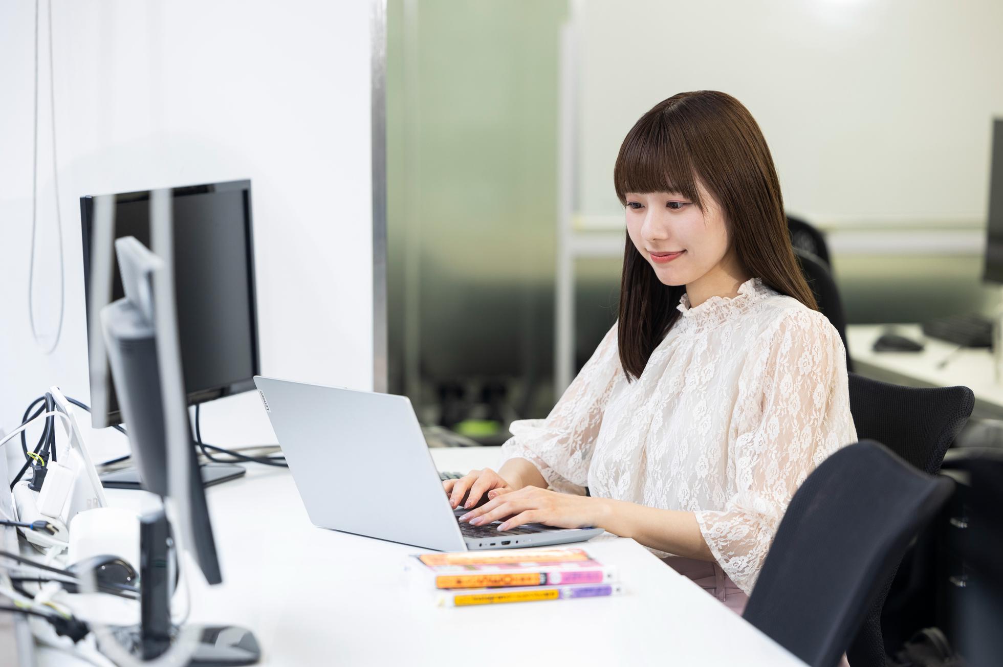 ユーザーに寄り添うデザインを。toC向けメディアのWebデザイナー募集！ - 株式会社カスタムライフのデザイン・アートの採用 - Wantedly