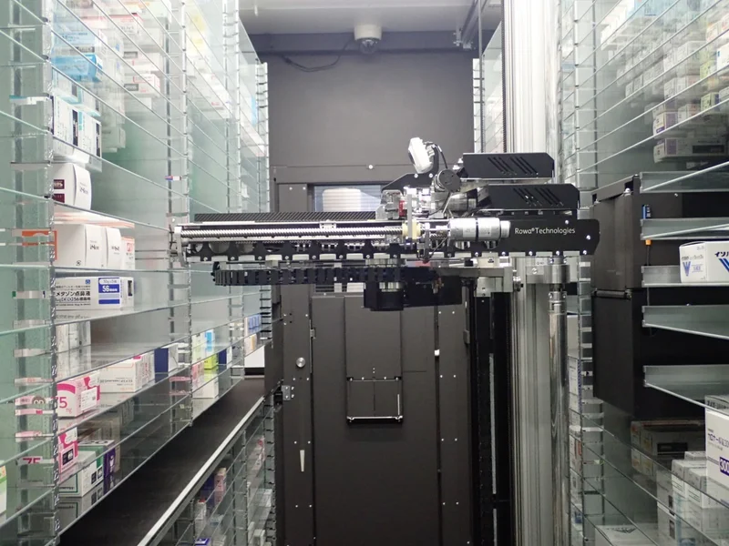 【調剤薬局の現場から④】薬局ロボット『ROWA』のご紹介 | サツドラホールディングス株式会社