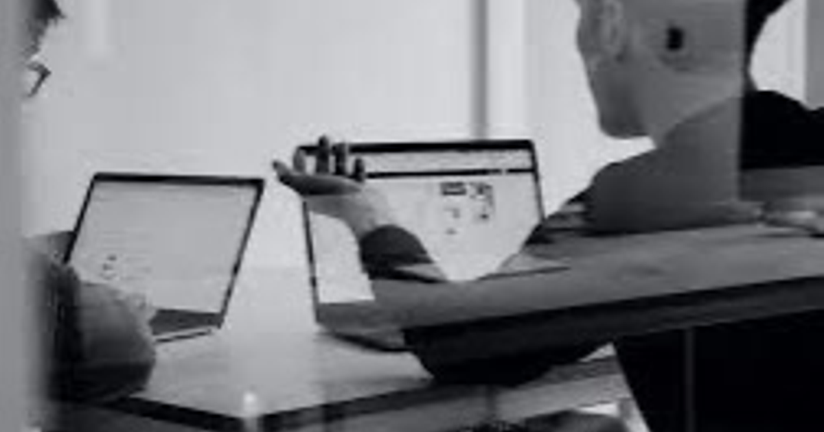 SNS運用ディレクター｜運用代行事業のディレクションをお任せ！ - 株式会社EMOLVAのWebマーケティングの採用 - Wantedly